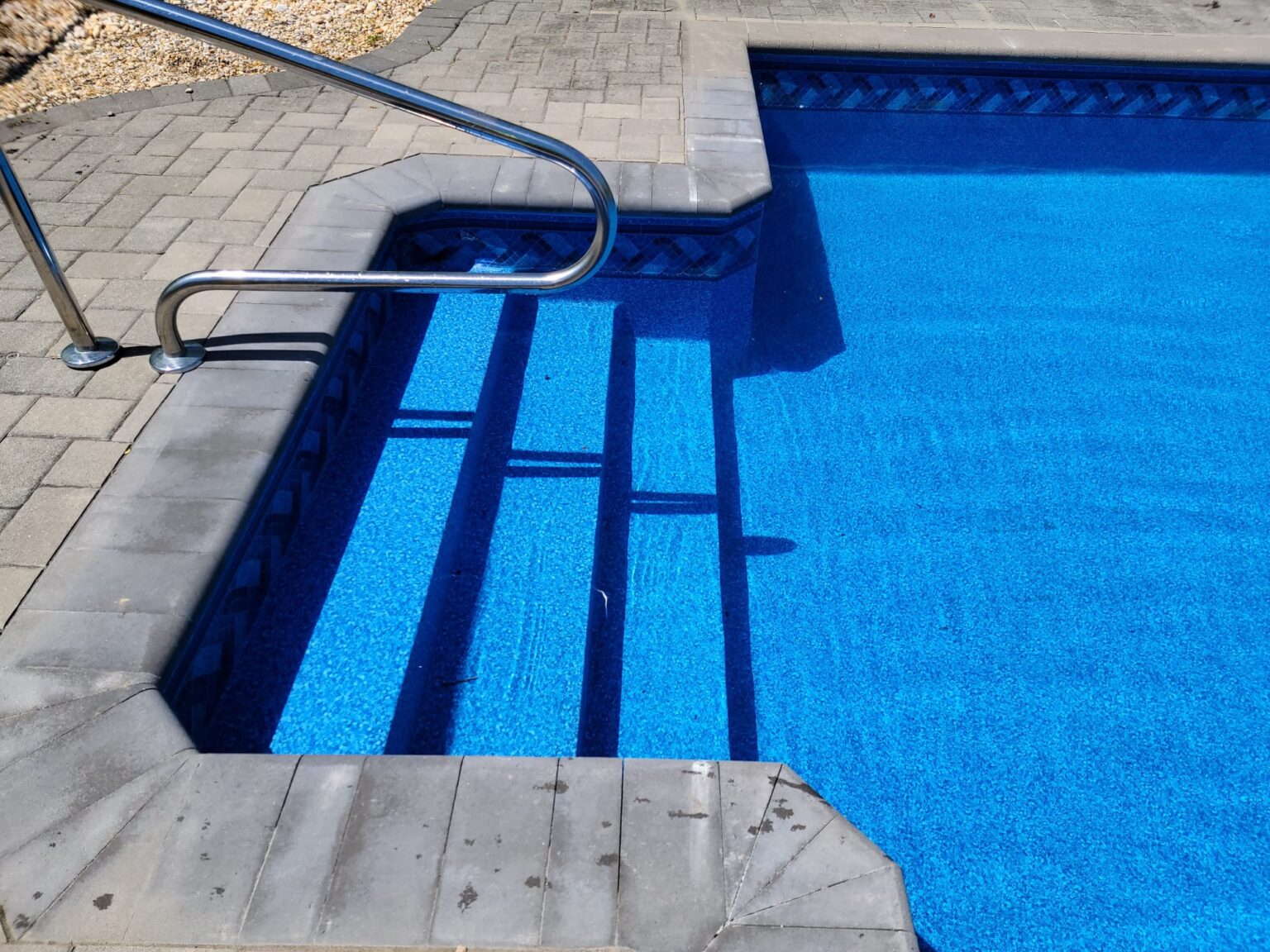 Long Island Vinyl Pool Installation | NY Pool Contractor